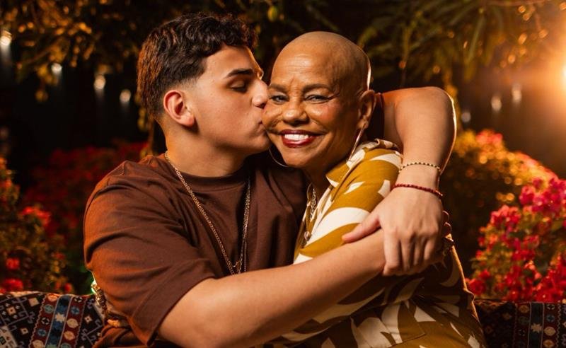 Dom7 emociona em “Faço de Tudo”, canção que homenageia sua avó, um ...