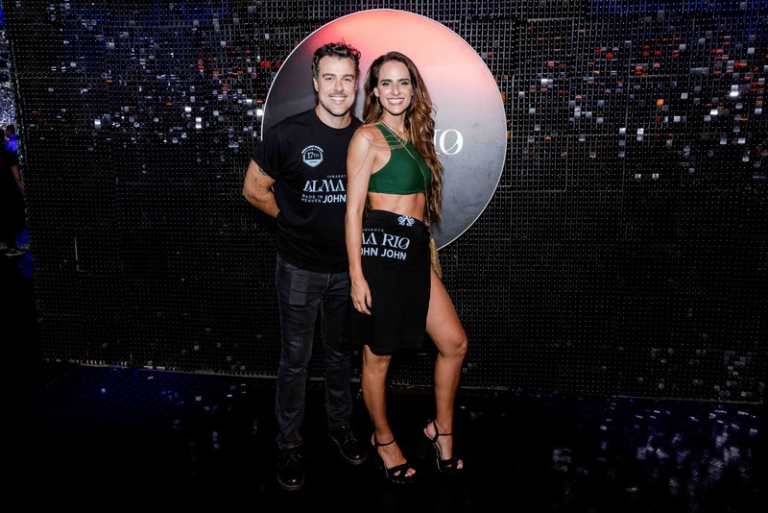 Marina Ruy Barbosa brilha na última noite do Camarote Alma Rio - Alex ...